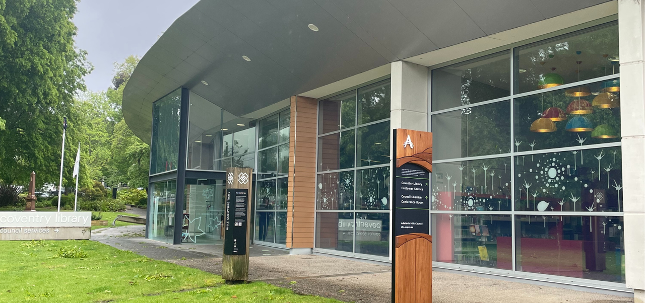 New directional signs for Stirling • Adelaide Hills Council