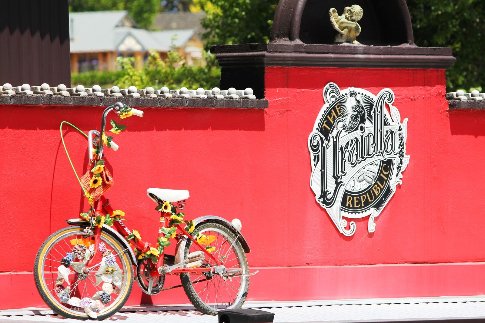 Uraidla celebrated as Santos Tour Down Under Best Dressed Town ...